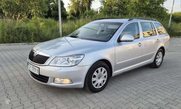 Pelēks Skoda Octavia 2011 Viļņa, ar dzinēja tilpumu 0.00 L un nobraukumu 300 tūkst. km par 2000 €, foto 1 vietnē AUTOMOTO.COM.LV