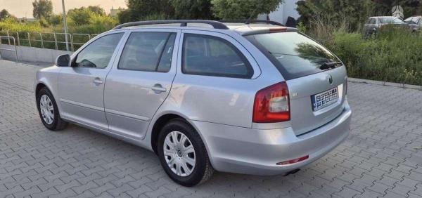 Pelēks Skoda Octavia 2011 Viļņa, ar dzinēja tilpumu 0.00 L un nobraukumu 300 tūkst. km par 2000 €, foto 5 vietnē AUTOMOTO.COM.LV