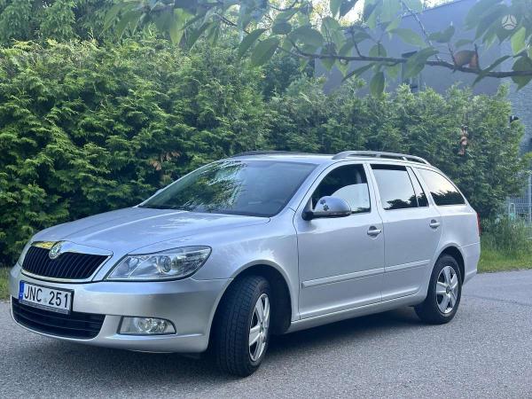 Pelēks Skoda Octavia 2011 Viļņa, ar dzinēja tilpumu 1.60 L un nobraukumu 398 tūkst. km par 2200 €, foto 1 vietnē AUTOMOTO.COM.LV