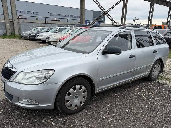 Grey Skoda Octavia 2011 in Tallinn, with an engine capacity of 1.40 L and mileage of 199 thousand km for 799 €, photo 2 on AUTOMOTO.COM.LV