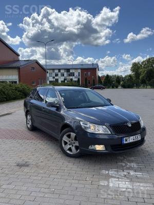 Pelēks Skoda Octavia 2011 Rīga, ar dzinēja tilpumu 2.00 L un nobraukumu 326 tūkst. km par 3300 €, foto  vietnē AUTOMOTO.COM.LV