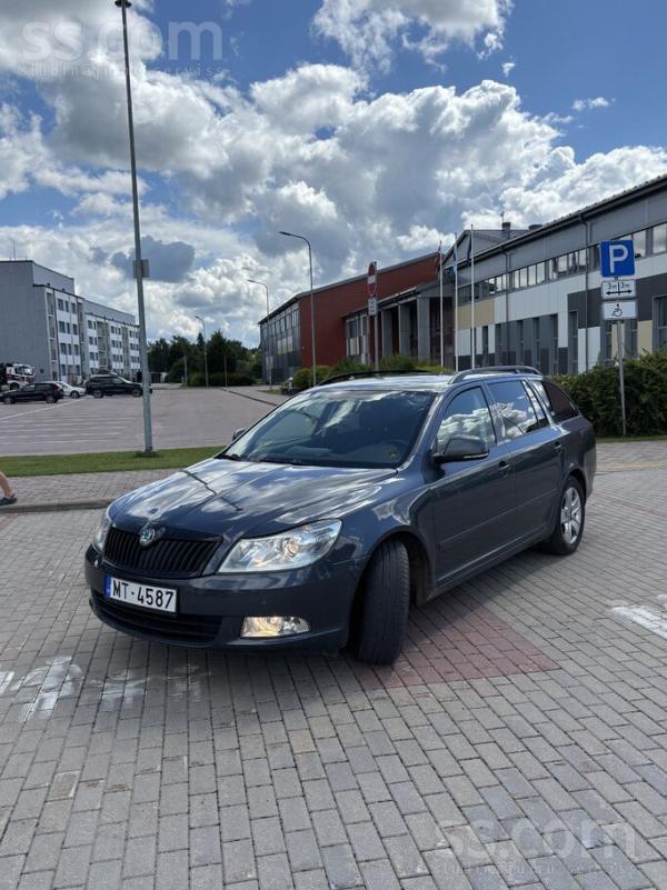 Pelēks Skoda Octavia 2011 Rīga, ar dzinēja tilpumu 2.00 L un nobraukumu 326 tūkst. km par 3300 €, foto 3 vietnē AUTOMOTO.COM.LV