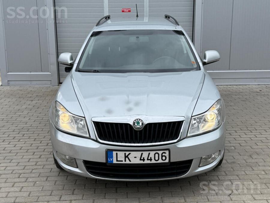 Pelēks Skoda Octavia 2011 Rīga, ar dzinēja tilpumu 1.60 L un nobraukumu 0 tūkst. km par 2350 €, foto 3 vietnē AUTOMOTO.COM.LV