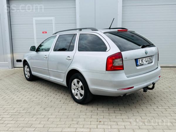 Pelēks Skoda Octavia 2011 Rīga, ar dzinēja tilpumu 1.60 L un nobraukumu 0 tūkst. km par 2350 €, foto 4 vietnē AUTOMOTO.COM.LV