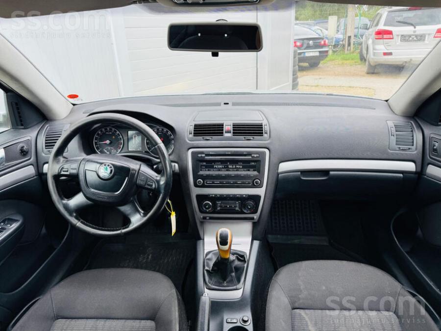 Pelēks Skoda Octavia 2011 Rīga, ar dzinēja tilpumu 1.60 L un nobraukumu 0 tūkst. km par 2350 €, foto 7 vietnē AUTOMOTO.COM.LV