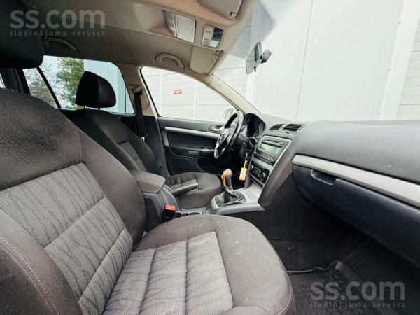 Pelēks Skoda Octavia 2011 Rīga, ar dzinēja tilpumu 1.60 L un nobraukumu 0 tūkst. km par 2350 €, foto 7 vietnē AUTOMOTO.COM.LV