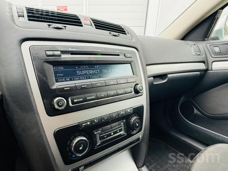 Pelēks Skoda Octavia 2011 Rīga, ar dzinēja tilpumu 1.60 L un nobraukumu 0 tūkst. km par 2350 €, foto 10 vietnē AUTOMOTO.COM.LV