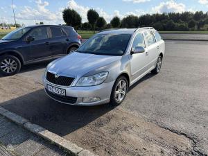 Pelēks Skoda Octavia 2011 Kauņa, ar dzinēja tilpumu 1.60 L un nobraukumu 310 tūkst. km par 1900 €, foto 3 vietnē AUTOMOTO.COM.LV