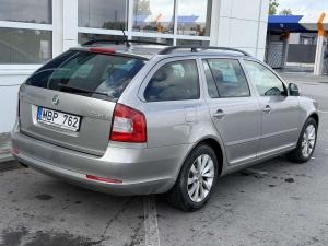 Pelēks Skoda Octavia 2011 Viļņa, ar dzinēja tilpumu 1.39 L un nobraukumu 300 tūkst. km par 1600 €, foto 10 vietnē AUTOMOTO.COM.LV