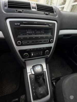 Pelēks Skoda Octavia 2011 Viļņa, ar dzinēja tilpumu 1.39 L un nobraukumu 300 tūkst. km par 1600 €, foto 12 vietnē AUTOMOTO.COM.LV