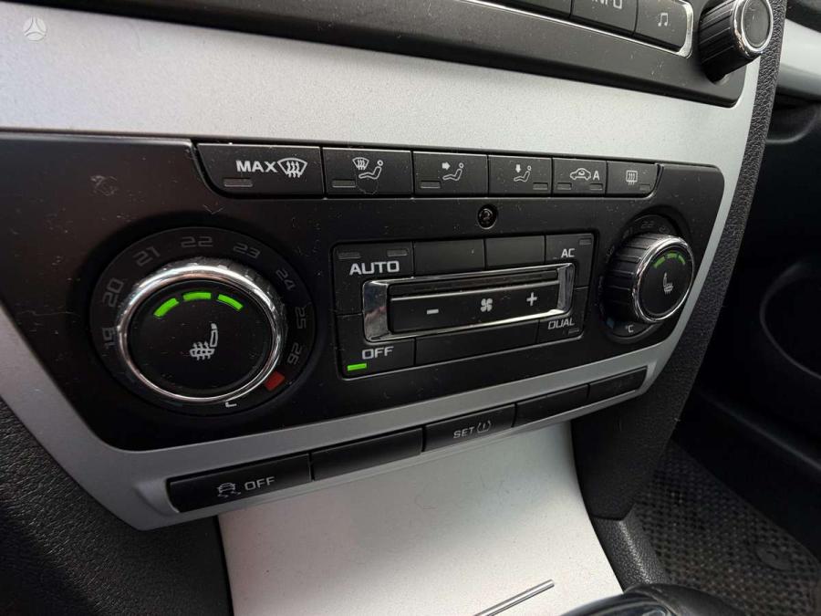 Pelēks Skoda Octavia 2011 Viļņa, ar dzinēja tilpumu 1.39 L un nobraukumu 300 tūkst. km par 1600 €, foto 13 vietnē AUTOMOTO.COM.LV