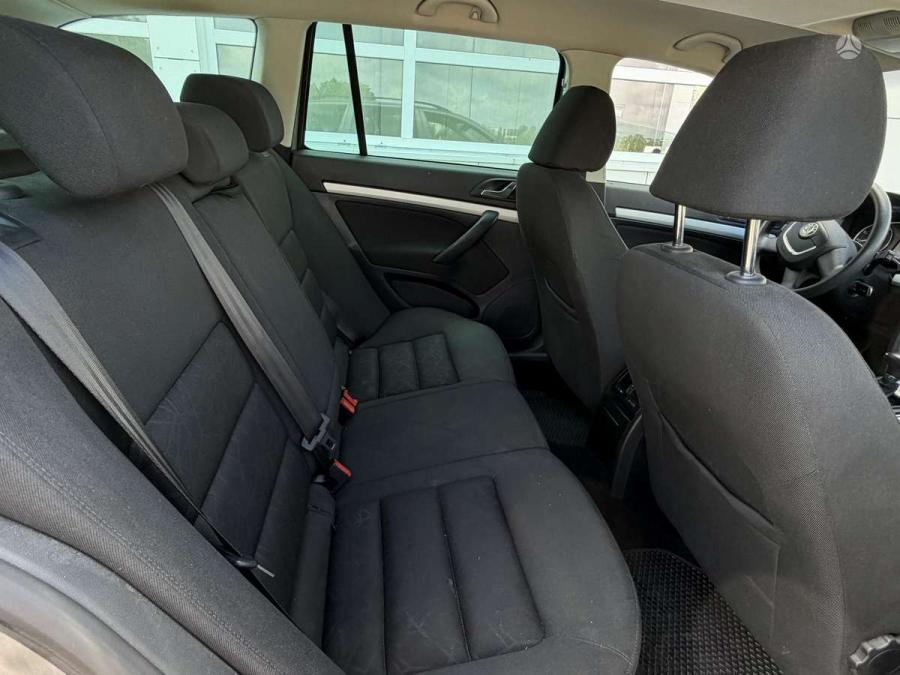 Pelēks Skoda Octavia 2011 Viļņa, ar dzinēja tilpumu 1.39 L un nobraukumu 300 tūkst. km par 1600 €, foto 14 vietnē AUTOMOTO.COM.LV