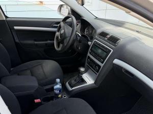 Pelēks Skoda Octavia 2011 Viļņa, ar dzinēja tilpumu 1.39 L un nobraukumu 300 tūkst. km par 1600 €, foto 16 vietnē AUTOMOTO.COM.LV