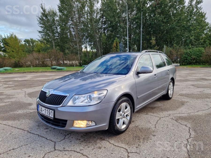 Grey Skoda Octavia 2011 in Riga, with an engine capacity of 1.20 L and mileage of 255 thousand km for 2390 €, photo 1 on AUTOMOTO.COM.LV