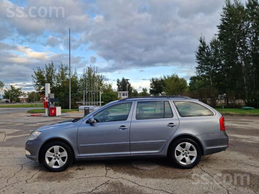 Grey Skoda Octavia 2011 in Riga, with an engine capacity of 1.20 L and mileage of 255 thousand km for 2390 €, photo 6 on AUTOMOTO.COM.LV