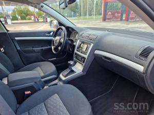 Grey Skoda Octavia 2011 in Riga, with an engine capacity of 1.20 L and mileage of 255 thousand km for 2390 €, photo 7 on AUTOMOTO.COM.LV