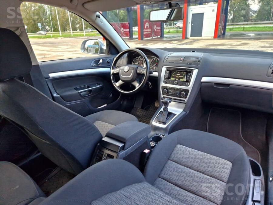 Grey Skoda Octavia 2011 in Riga, with an engine capacity of 1.20 L and mileage of 255 thousand km for 2390 €, photo 8 on AUTOMOTO.COM.LV