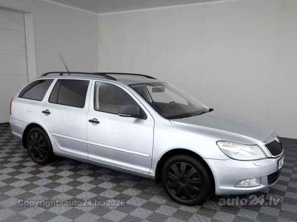 Pelēks Skoda Octavia 2011 Tallina, ar dzinēja tilpumu 1.20 L un nobraukumu 319 tūkst. km par 1399 €, foto 1 vietnē AUTOMOTO.COM.LV
