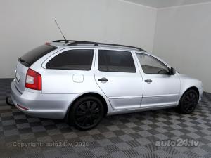 Grey Skoda Octavia 2011 in Tallinn, with an engine capacity of 1.20 L and mileage of 319 thousand km for 1399 €, photo 4 on AUTOMOTO.COM.LV