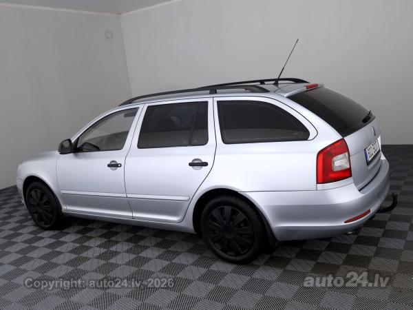 Pelēks Skoda Octavia 2011 Tallina, ar dzinēja tilpumu 1.20 L un nobraukumu 319 tūkst. km par 1399 €, foto 5 vietnē AUTOMOTO.COM.LV
