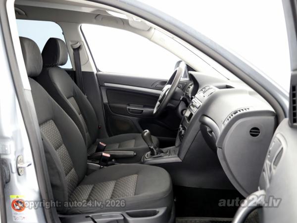 Pelēks Skoda Octavia 2011 Tallina, ar dzinēja tilpumu 1.20 L un nobraukumu 319 tūkst. km par 1399 €, foto 7 vietnē AUTOMOTO.COM.LV