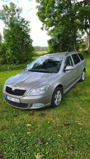 Pelēks Skoda Octavia 2011 Tallina, ar dzinēja tilpumu 2.00 L un nobraukumu 606 tūkst. km par 650 €, foto  vietnē AUTOMOTO.COM.LV