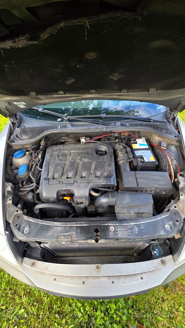 Pelēks Skoda Octavia 2011 Tallina, ar dzinēja tilpumu 2.00 L un nobraukumu 606 tūkst. km par 650 €, foto 6 vietnē AUTOMOTO.COM.LV