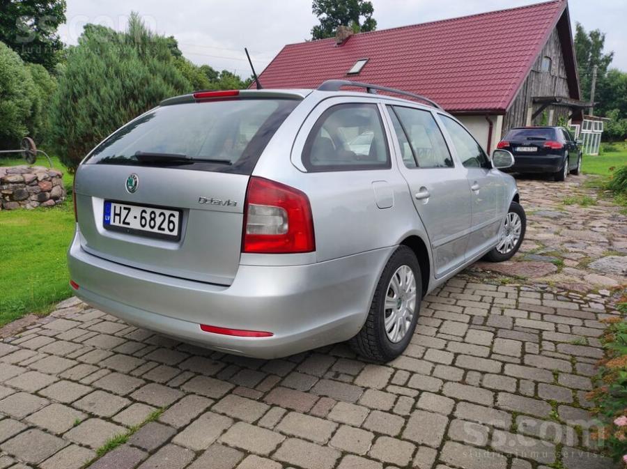 Pelēks Skoda Octavia 2011 Aizkraukle, ar dzinēja tilpumu 1.60 L un nobraukumu 360 tūkst. km par 2000 €, foto 5 vietnē AUTOMOTO.COM.LV