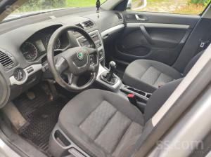 Pelēks Skoda Octavia 2011 Aizkraukle, ar dzinēja tilpumu 1.60 L un nobraukumu 360 tūkst. km par 2000 €, foto 6 vietnē AUTOMOTO.COM.LV