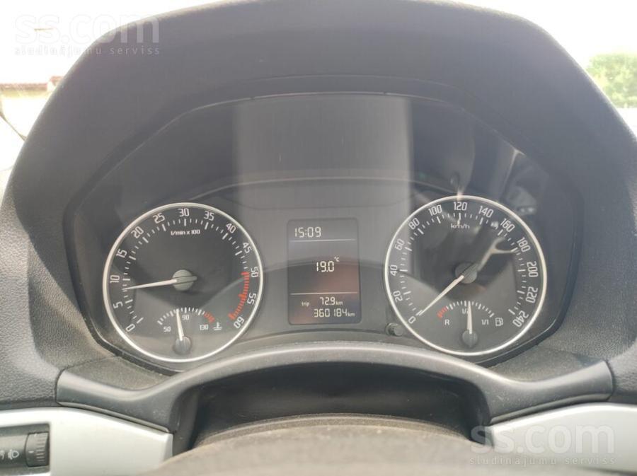 Pelēks Skoda Octavia 2011 Aizkraukle, ar dzinēja tilpumu 1.60 L un nobraukumu 360 tūkst. km par 2000 €, foto 7 vietnē AUTOMOTO.COM.LV