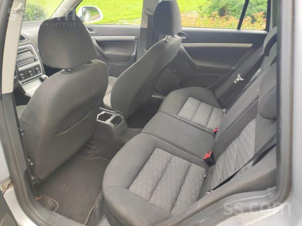 Skoda Octavia 2011 Aizkraukle vietnē Pelēks Skoda Octavia 2011 Aizkraukle, ar dzinēja tilpumu 1.60 L un nobraukumu 360 tūkst. km par 2000 €, foto 9 vietnē AUTOMOTO.COM.LV