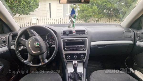 Grey Skoda Octavia 2011 in Tallinn, with an engine capacity of 2.00 L and mileage of 0 thousand km for 1800 €, photo 4 on AUTOMOTO.COM.LV