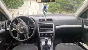 Pelēks Skoda Octavia 2011 Tallina, ar dzinēja tilpumu 2.00 L un nobraukumu 0 tūkst. km par 1800 €, foto 4 vietnē AUTOMOTO.COM.LV