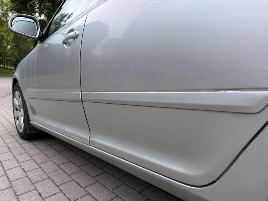 Grey Skoda Octavia 2011 in Vilnius, with an engine capacity of 2.00 L and mileage of 290 thousand km for 2900 €, photo 13 on AUTOMOTO.COM.LV
