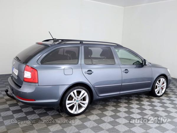 Pelēks Skoda Octavia 2011 Tallina, ar dzinēja tilpumu 2.00 L un nobraukumu 242 tūkst. km par 3499 €, foto 4 vietnē AUTOMOTO.COM.LV
