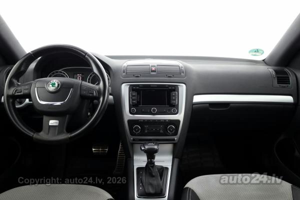 Pelēks Skoda Octavia 2011 Tallina, ar dzinēja tilpumu 2.00 L un nobraukumu 242 tūkst. km par 3499 €, foto 6 vietnē AUTOMOTO.COM.LV