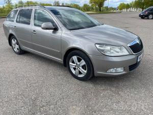 Grey Skoda Octavia 2012 in Preili, with an engine capacity of 1.60 L and mileage of 334 thousand km for 3400 €, photo 4 on AUTOMOTO.COM.LV