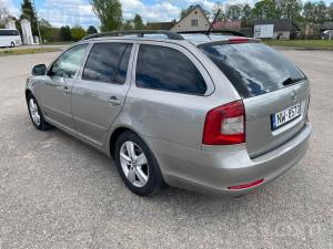 Grey Skoda Octavia 2012 in Preili, with an engine capacity of 1.60 L and mileage of 334 thousand km for 3400 €, photo 8 on AUTOMOTO.COM.LV