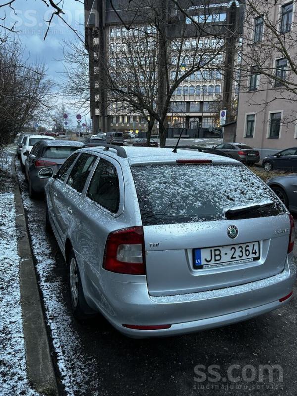 Grey Skoda Octavia 2012 in Riga, with an engine capacity of 1.60 L and mileage of 190 thousand km for 3850 €, photo 1 on AUTOMOTO.COM.LV