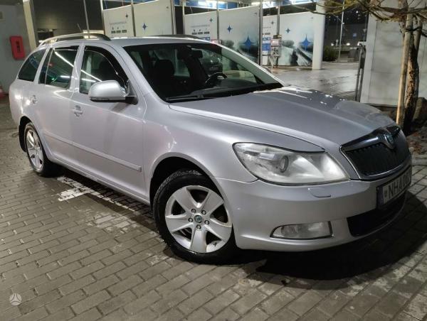 Pelēks Skoda Octavia 2012 Viļņa, ar dzinēja tilpumu 1.97 L un nobraukumu 445 tūkst. km par 3100 €, foto 5 vietnē AUTOMOTO.COM.LV