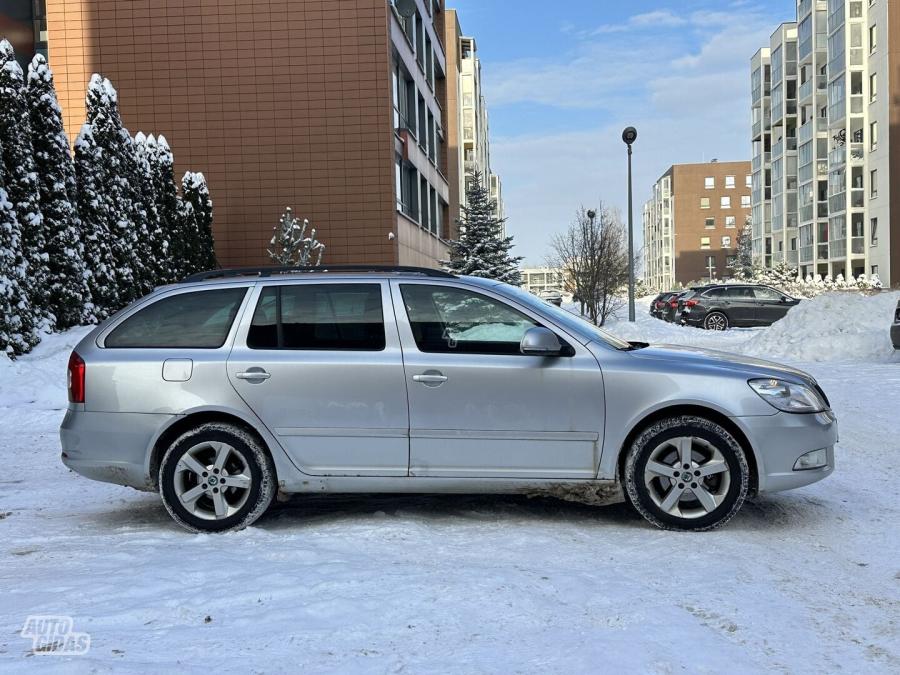 Pelēks Skoda Octavia 2012 Viļņa, ar dzinēja tilpumu 1.60 L un nobraukumu 506 tūkst. km par 1400 €, foto 5 vietnē AUTOMOTO.COM.LV