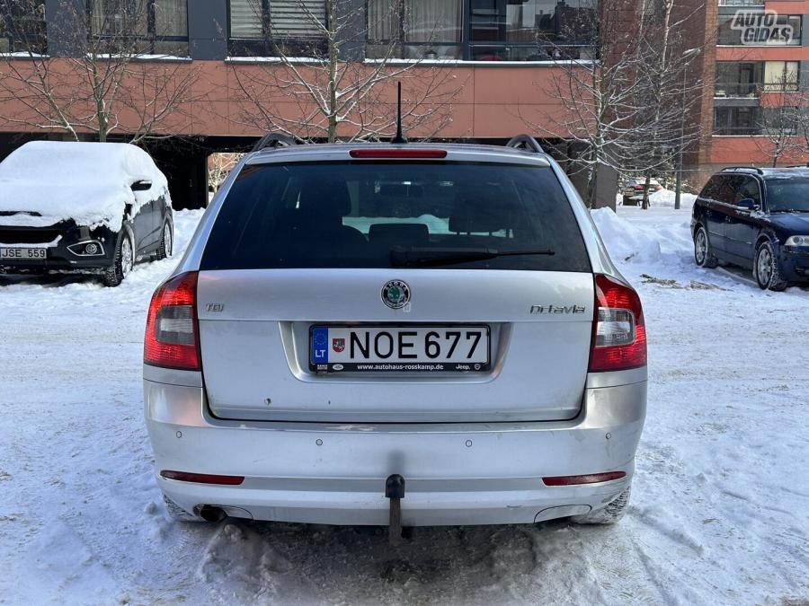 Pelēks Skoda Octavia 2012 Viļņa, ar dzinēja tilpumu 1.60 L un nobraukumu 506 tūkst. km par 1400 €, foto 7 vietnē AUTOMOTO.COM.LV
