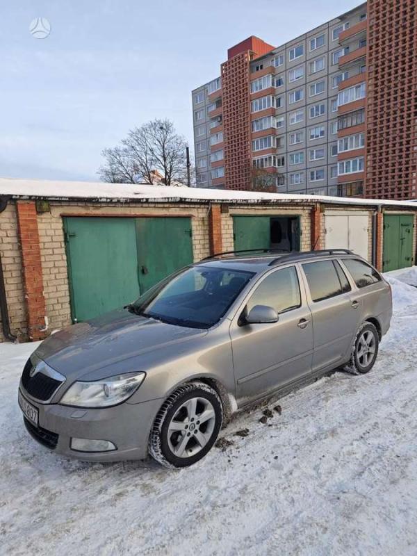 Grey Skoda Octavia 2012 in Klaipeda, with an engine capacity of 1.60 L and mileage of 151 thousand km for 2200 €, photo 4 on AUTOMOTO.COM.LV