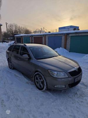 Grey Skoda Octavia 2012 in Klaipeda, with an engine capacity of 1.60 L and mileage of 151 thousand km for 2200 €, photo 5 on AUTOMOTO.COM.LV