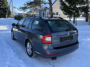 Grey Skoda Octavia 2012 in Raseiniai, with an engine capacity of 2.00 L and mileage of 278 thousand km for 2900 €, photo 4 on AUTOMOTO.COM.LV