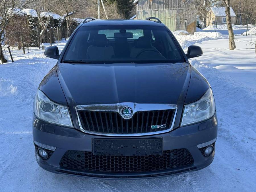 Grey Skoda Octavia 2012 in Raseiniai, with an engine capacity of 2.00 L and mileage of 278 thousand km for 2900 €, photo 7 on AUTOMOTO.COM.LV
