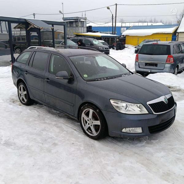 Pelēks Skoda Octavia 2012 Kauņa, ar dzinēja tilpumu 1.60 L un nobraukumu 286 tūkst. km par 3250 €, foto 2 vietnē AUTOMOTO.COM.LV