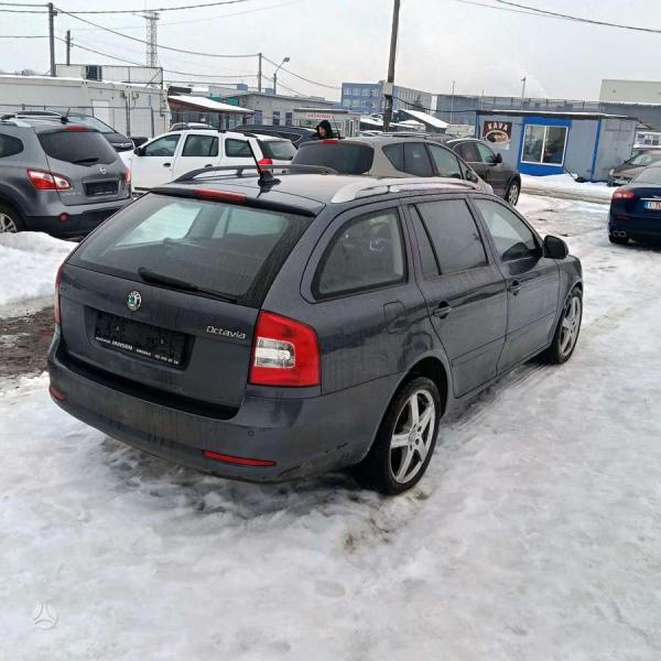 Pelēks Skoda Octavia 2012 Kauņa, ar dzinēja tilpumu 1.60 L un nobraukumu 286 tūkst. km par 3250 €, foto 7 vietnē AUTOMOTO.COM.LV