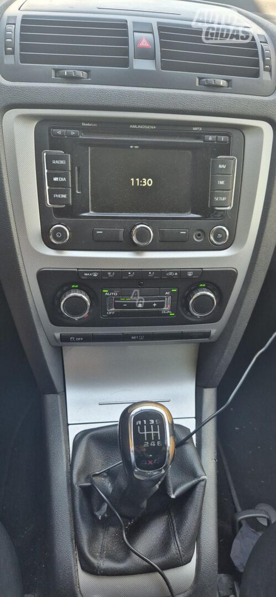 Pelēks Skoda Octavia 2012 Viļņa, ar dzinēja tilpumu 2.00 L un nobraukumu 316 tūkst. km par 4800 €, foto 7 vietnē AUTOMOTO.COM.LV