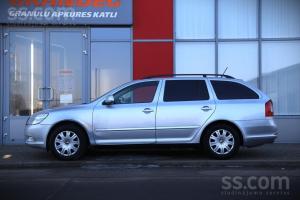 Grey Skoda Octavia 2012 in Riga, with an engine capacity of 1.20 L and mileage of 307 thousand km for 2495 €, photo 3 on AUTOMOTO.COM.LV